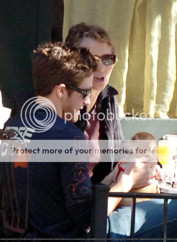 Jake Gyllenhaal - Jake, Boo & Atticus #2: Cos they're Jake's babies ...