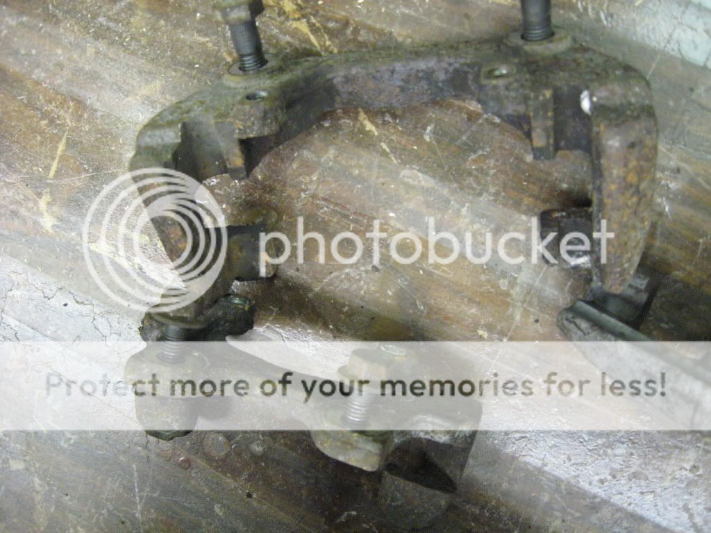 DIY: Clean rust parts (in this case, brake calipers)